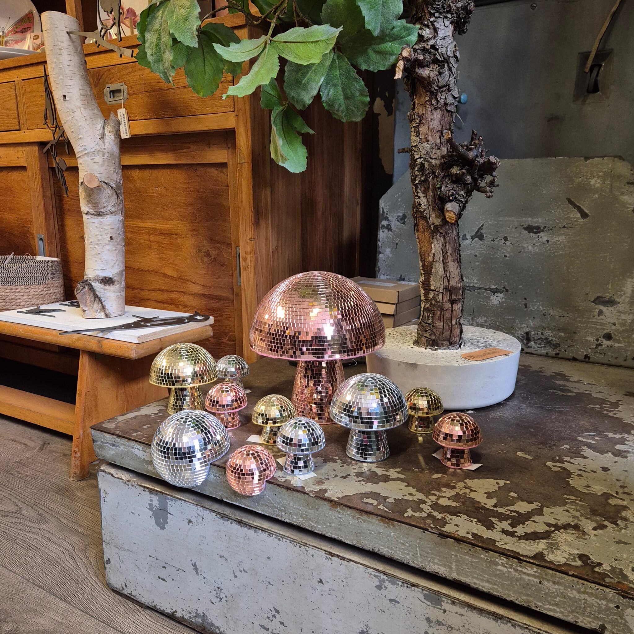 Blackbird Studios – Handmade, unique interior decoration.